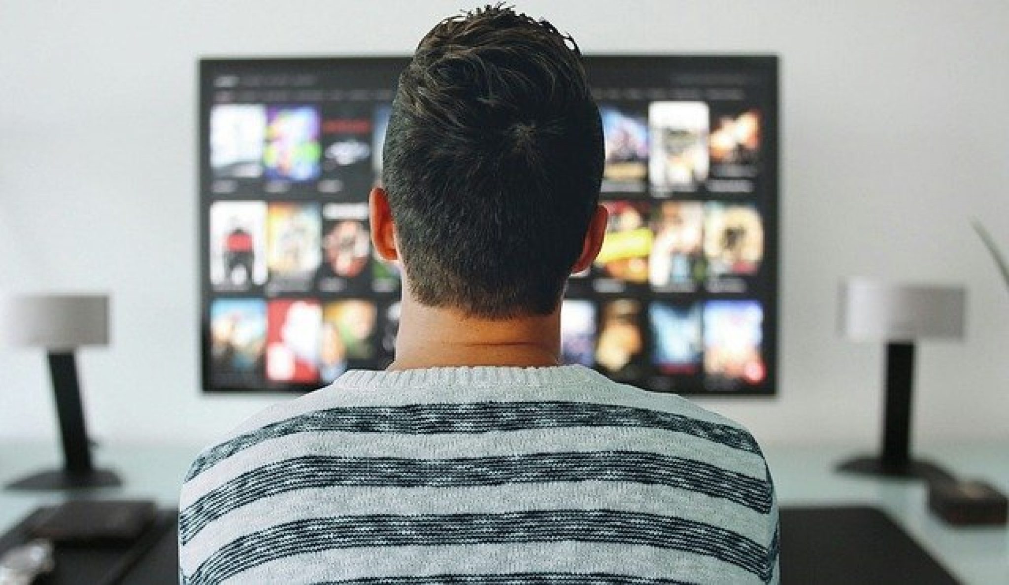 LES 4 MEILLEURS SITES DE STREAMING DE FILMS ET SERIES GRATUITS